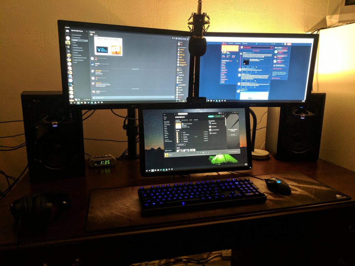 Simplifying Dual Monitor Setup with HDMI Connectivity